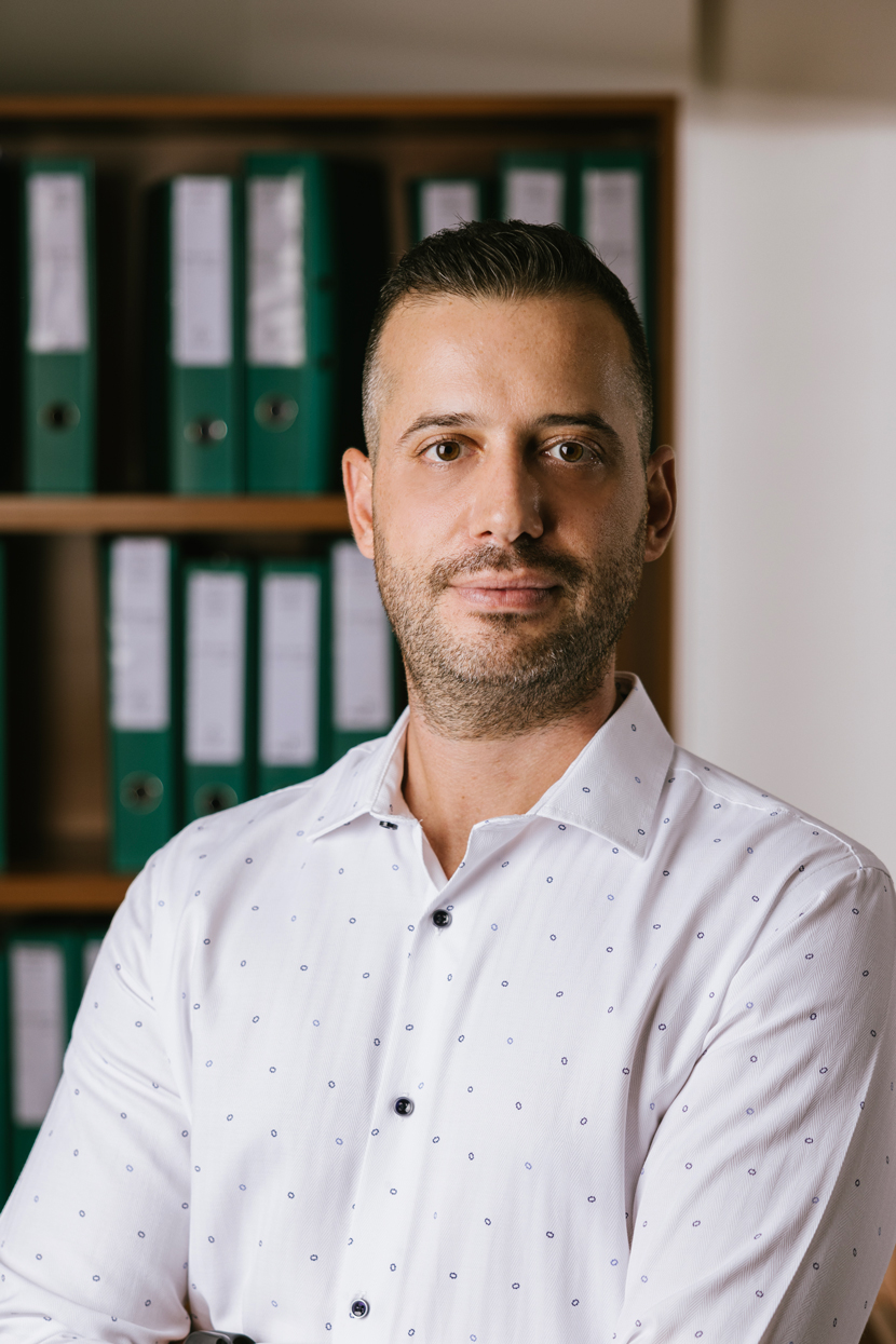 AK Papadakis Management Services